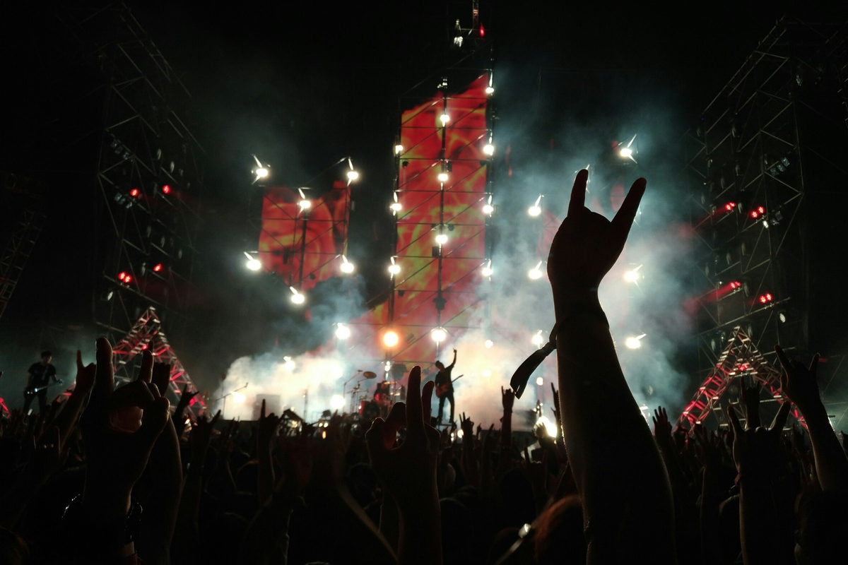 Gen Z Ditches TV for TikTok: How 18-29s in North America Are Rewriting ...