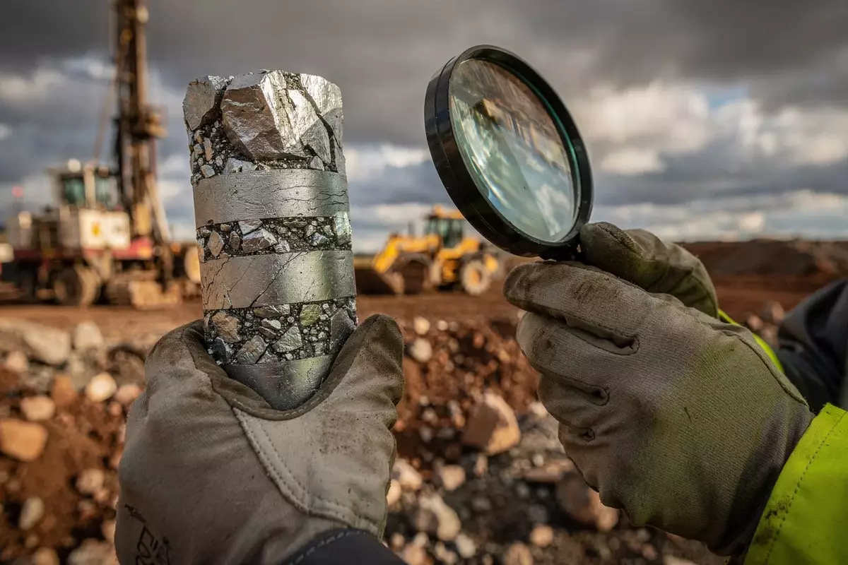 Apex Critical Metals Aktie: Niob-Fund im Cap-Projekt