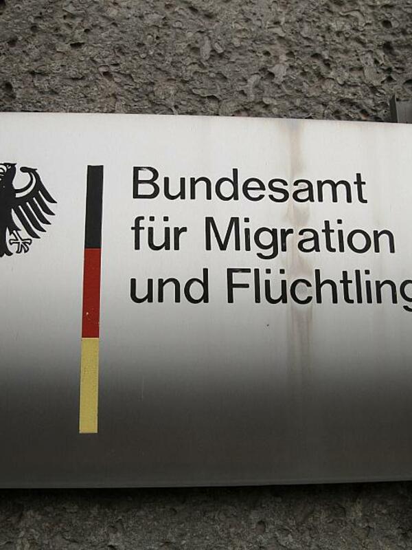 Das Bundesamt für Migration und Flüchtlinge (Bamf) setzt Hunderte ...
