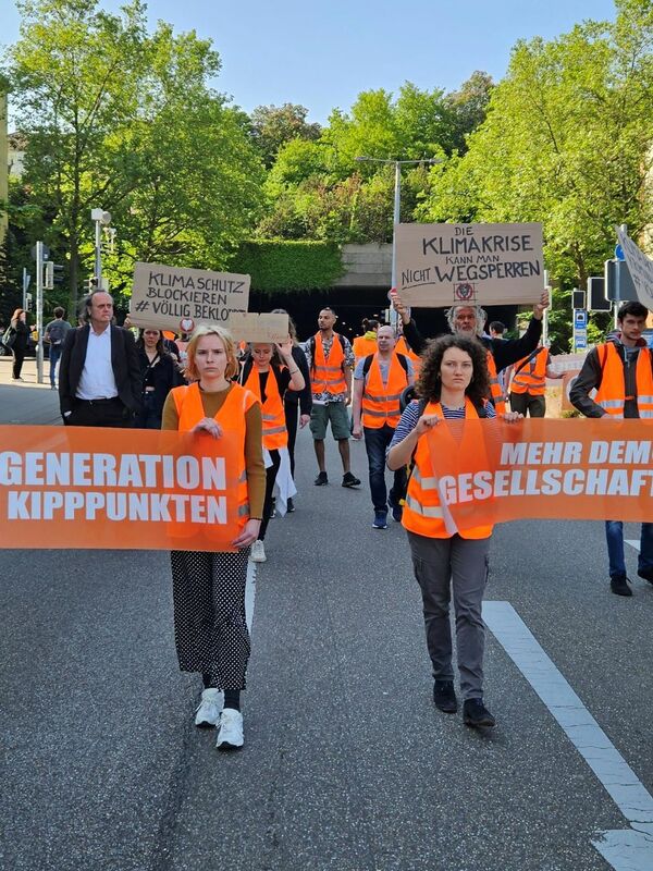 Die Justiz geht mit einer Razzia gegen die Klimaschutzgruppe Letzte Generation vor.