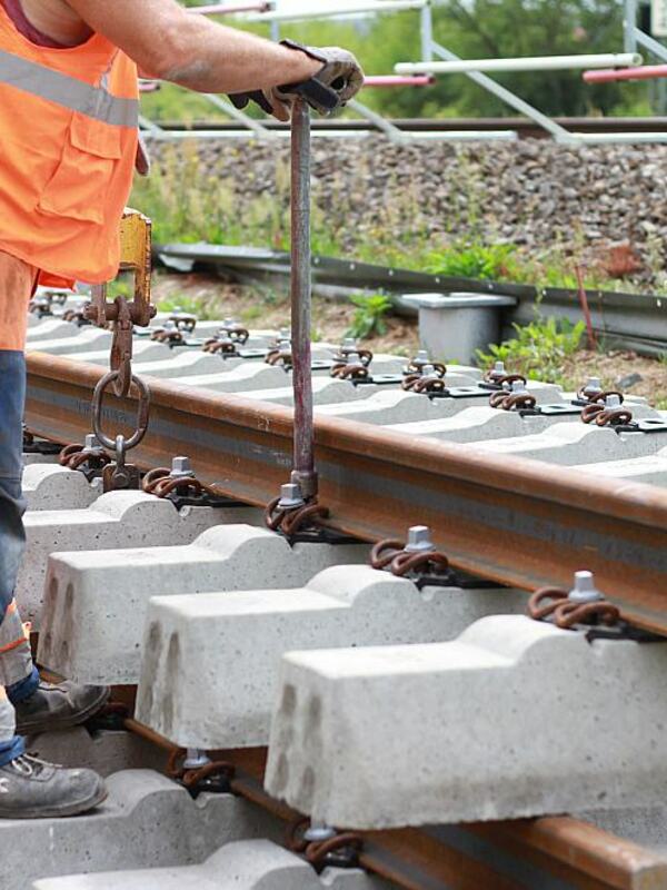 Im Juni 2023 sind rund 45,7 Millionen Personen mit Wohnort in ...