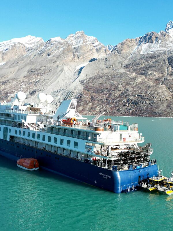 Im Alpefjord vor Grönland ist ein Kreuzfahrtschiff auf Grund gelaufen.