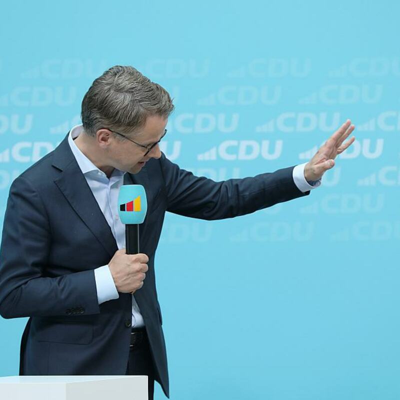 Die Werbeagentur, die das neue CDU-Design entworfen hat, steht weiter ...