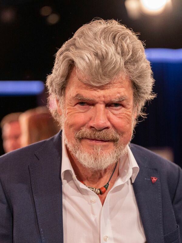 Viele Jahre lang galt Reinhold Messner unbestritten als erster Mensch ...
