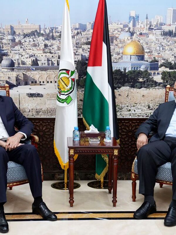 Hamas-Chef Hanija und Irans Außenminister Amirabdollahian haben sich in ...