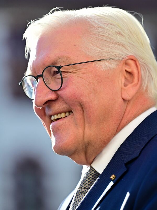 Ente, Ei, Nudel, Lametta - die berühmten Loriot-Sketche bringen auch ...