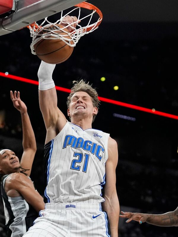 Franz und Moritz Wagner gewinnen mit den Magic mal wieder ein ...