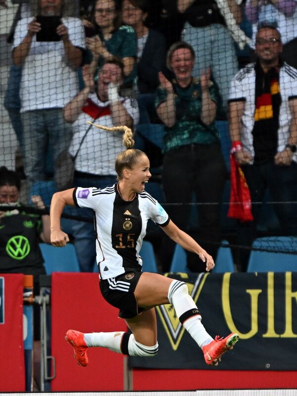 Giulia Gwinn will mit 24 bei den deutschen Fußballerinnen mehr ...