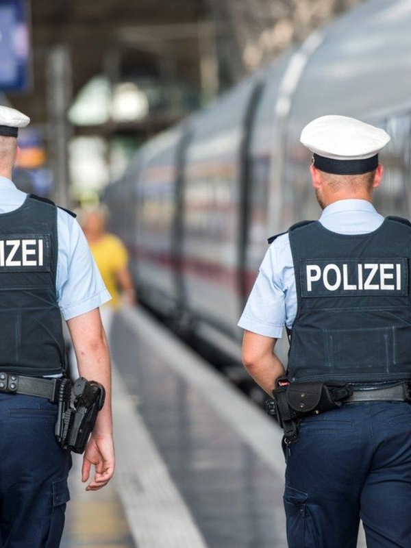 Kassel - Während der Zugfahrt im ICE bestohlen, so erging es gestern (8 ...