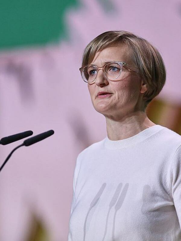 Die neu gewählte Parteivorsitzende der Grünen, Franziska Brantner ...