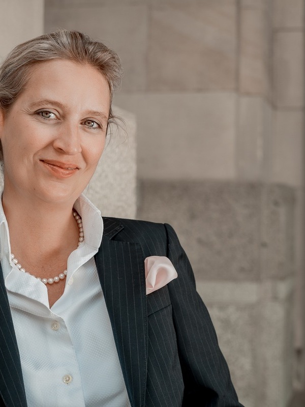 PM v. Alice Weidel: Merz gibt Bürgern die Schuld an eigener ...