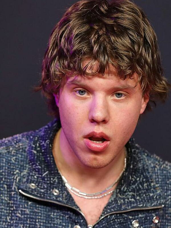 Zartmann steht mit Tau mich auf an der Spitze der offiziellen deutschen ...