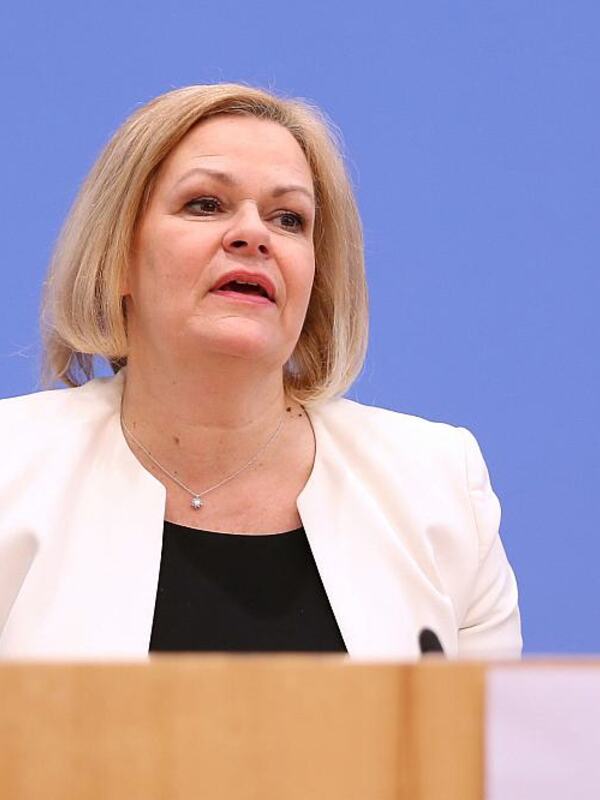 Die geschäftsführende Bundesinnenministerin Nancy Faeser (SPD) warnt ...