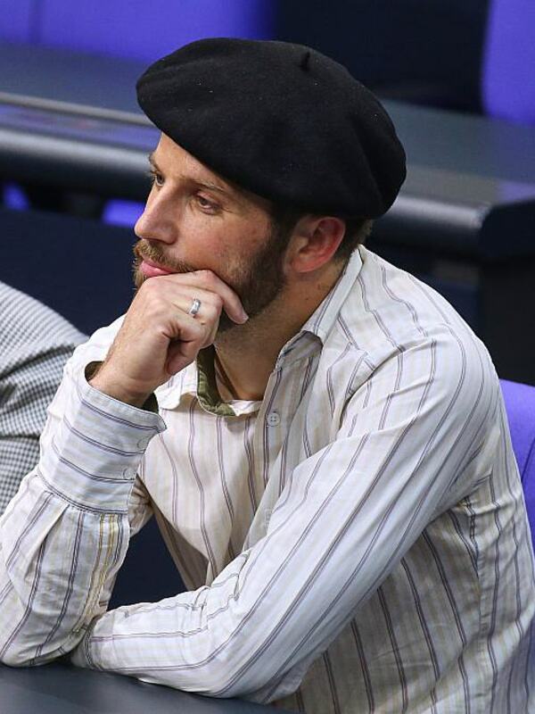 Der Linke-Bundestagsabgeordnete Marcel Bauer ist von Bundestags ...