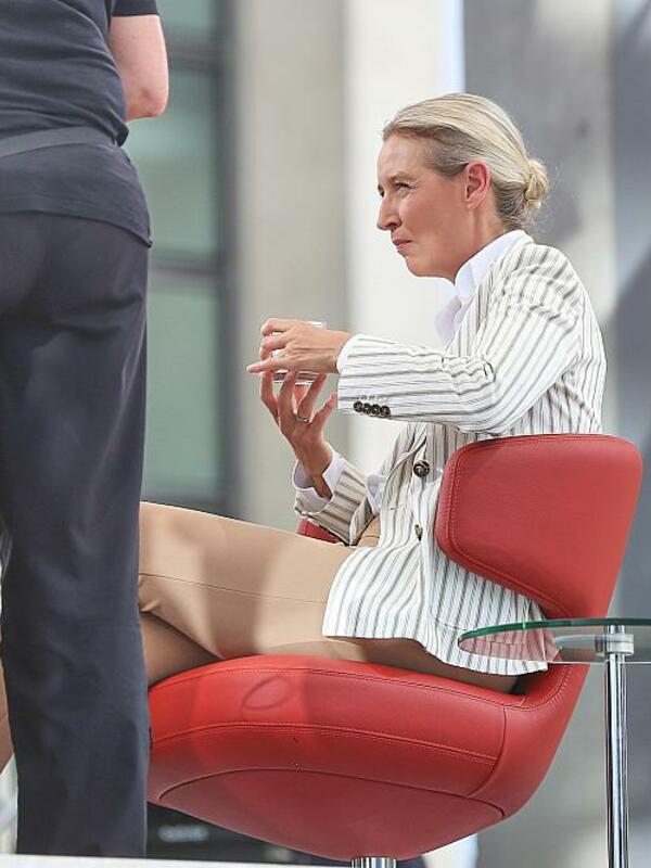 Philipp Ruch vom Zentrum für Politische Schönheit sieht in der Störung ...