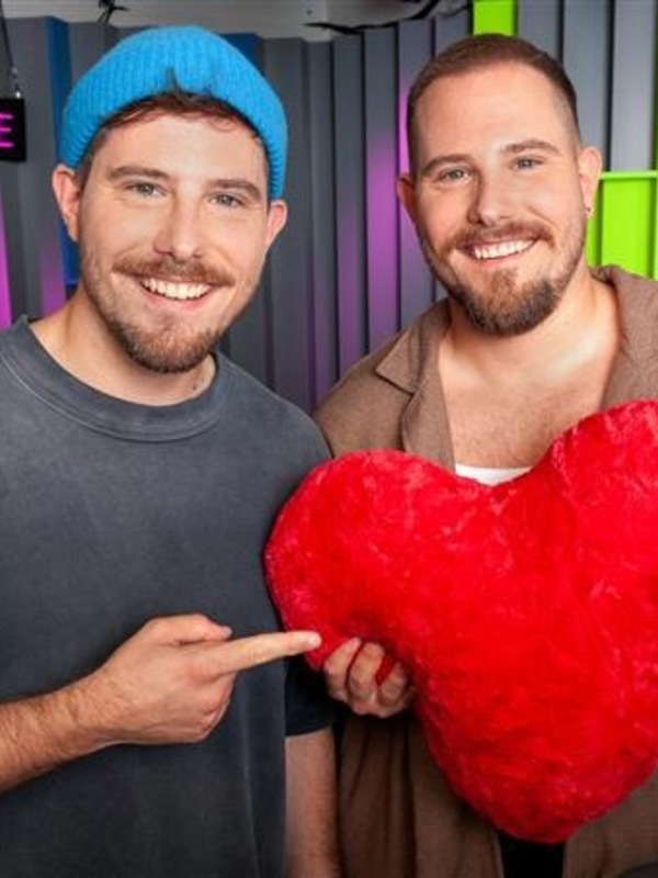 Liebesalarm – Die Show: Dennis und Benni Wolter starten neue Sendung in ...