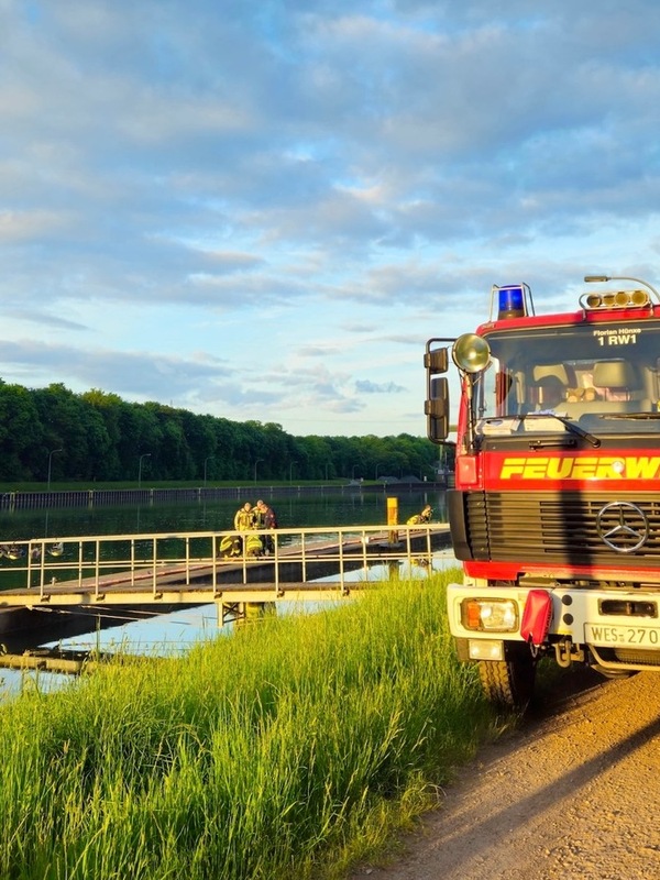 FW Hünxe: Reh im Wesel-Datteln-Kanal