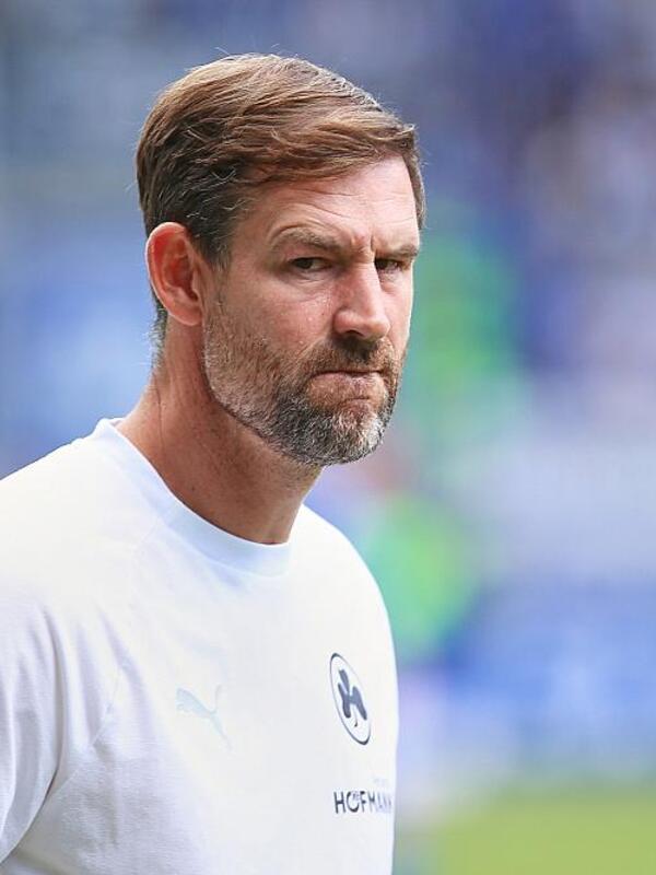 Die SpVgg Greuther Fürth hat Trainer Thomas Kleine und seine Co-Trainer ...