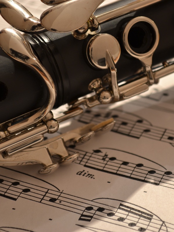 Wahnsinn um Isa Genzken: Warum ihre Kunst jetzt Museums-Mythos UND ...