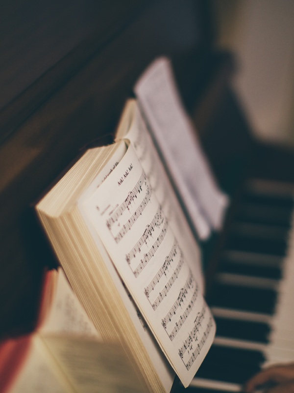 Inside the World of Anicka Yi: The Artist Turning Smell, Slime ...