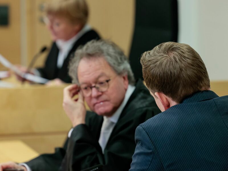 Ein heimlicher Kuss im Richterzimmer, Flirts und Chats mit «Dirty Talk ...