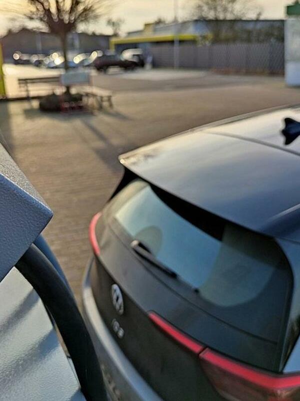 Angesichts der kurzfristigen Verschiebung der Vorstellung der E-Auto ...